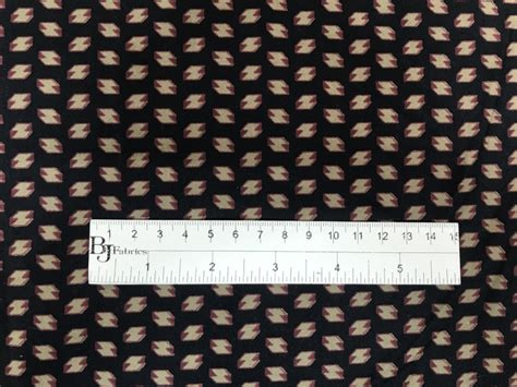 Printed Cotton And Rayon Blend Broadcloth With Repeating Geometric