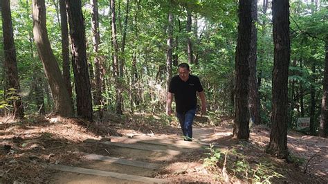 한적한 등산로 홀로 걷다가 우연히 야릇한 밤꽃향을 ~~ Youtube