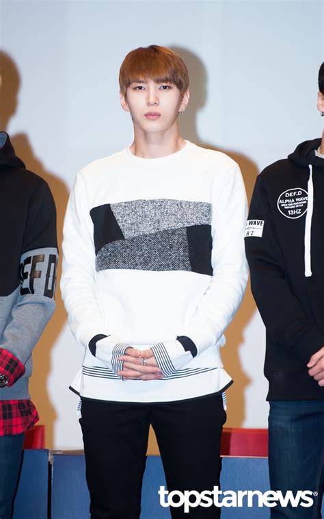 Hd포토 빅스vixx 레오 티셔츠 한 장만 걸쳐도 멋짐 과다 네이트 연예