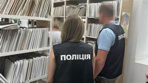 Обыски в ТЦК и ВВК полиция изъяла более 10 000 медицинских дел