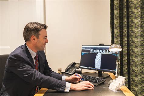 About Dr Toby Cohen