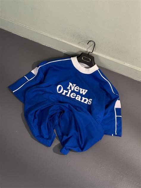 خرید تیشرت مردانه در انواع و طرح های مختلف با کیفیت عالی