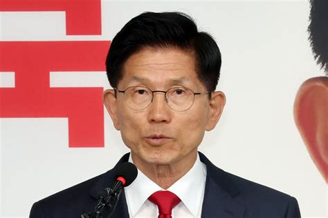 김문수 ‘당 대표 출마설에 딱 한 마디…