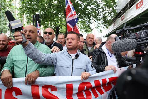 Around 1000 Police Deployed Amid Tommy Robinson Protest And Counter