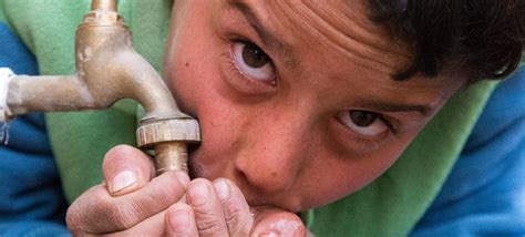 Mejorar el acceso al agua el saneamiento y la higiene puede salvar millones de vidas al año