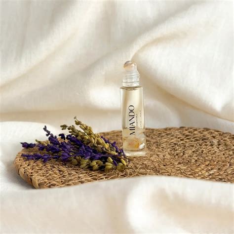 Miando Essentials Focus Set Essential Oil And Crystal Roll On Set Hipicon