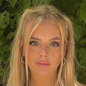 Lily Laness Age Family Bio Famous Birthdays