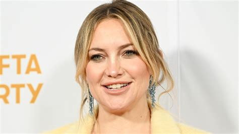 Kate Hudson Shows Off Incredibly Physique With Sunshine Yellow Crop Top