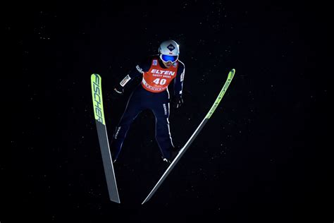 Kamil Stoch o krok od ścisłej czołówki Reszta Polaków daleko w