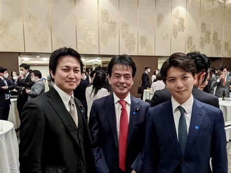 岩谷しげなり弁護士日本維新の会神戸市政対策委員兵庫区 on Twitter 党大会に出席 党利党略ではなく是々非々旧来