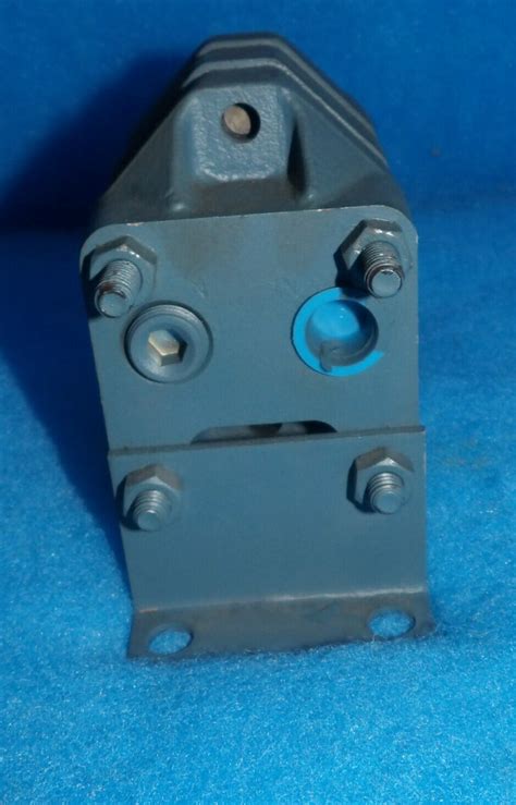 Nos Delta Power Pm6 D10 Hydraulic Flow Divider 1 Year Warranty