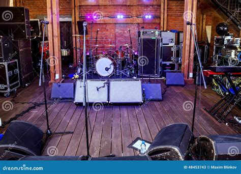 Fase Di Concerto Rock Immagine Stock Immagine Di Altoparlanti 48453743