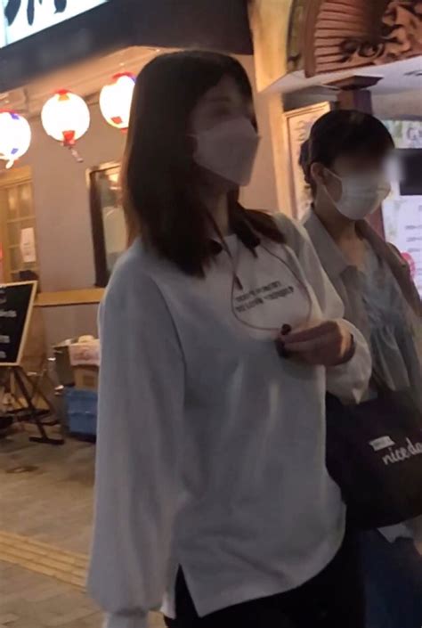 （再販）【追い抜きからのすれ違いざまの眺め9】程よいムチムチのお姉さんのオッパイは推定fカップ！ 36style