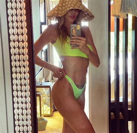 Guillermina Valdés Sorprendió Con Una Foto Desnuda En La Cama