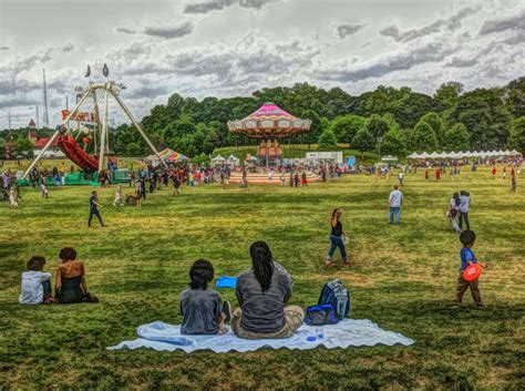 무료 사진 서커스 축제 미술 오일 페인팅 관객 사람들 그룹 레크리에이션
