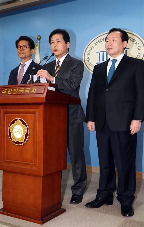이인제·김문수·김진 당내 경선룰 놓고 강력 반발···경선 출마거부 시사 아주경제