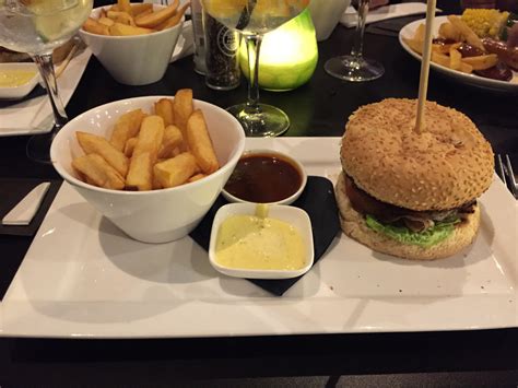 Brasserie Halte 3great Burgerphoto By Conscious Travel Guide