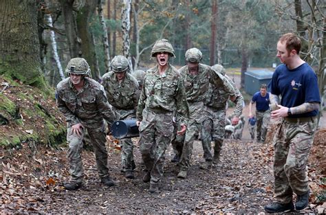 The Log Race Pictures Show The Parachute Regiment