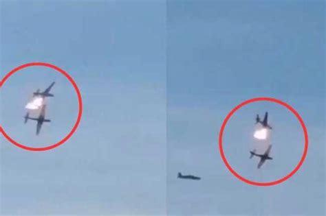 ගුවන් යානා දෙකක් අහසේ දී ගැටෙයි