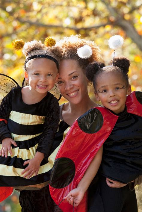 35 Best Mom And Daughter Halloween Costumes 2025