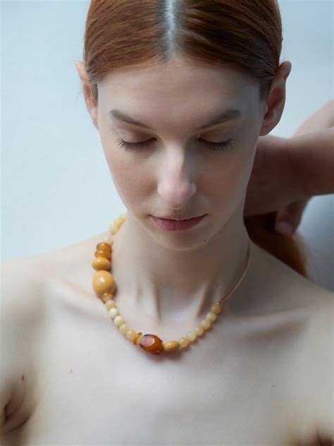 Accra Neck Helena Rohner