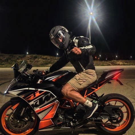 პირველად რომ ამ დარბაზში მოვედი წესიერად ხელს დაფეხს ვერ ვიქნევდი მაგრამ რას ნიშნავს სწწორი