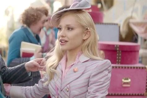 Watch Ariana Grandes Glinda Meet Bowen Yangs Pfannee In Wicked