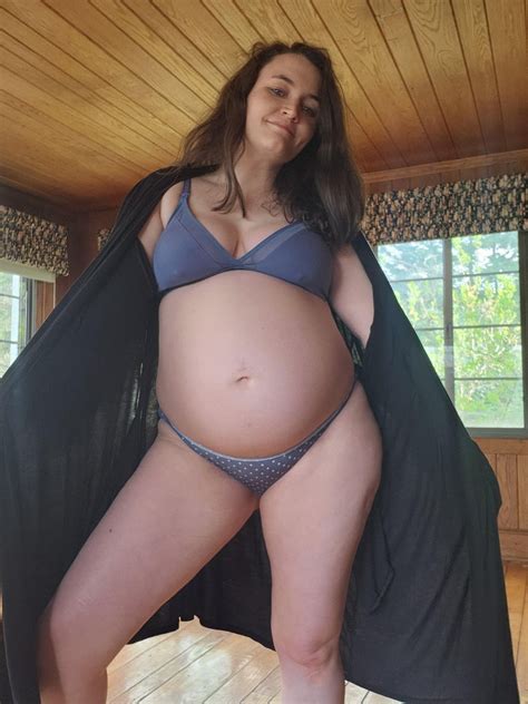 You Probably Already Know Because Youve Seen Me But How Many Weeks Do You Think I Am 🤔 R