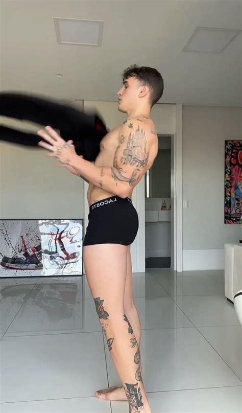 Alex Mapelis Feet