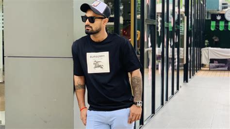 লিটন নির্ভার থাকতেই ভালোবাসেন