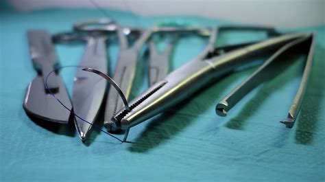 무료 이미지 바늘 과학 기술 유리 강철 녹색 간단한 기계 장치 푸른 닫다 색안경 도구들 병원 중재 의료
