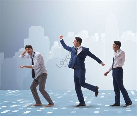 비즈니스 개념의 단계를 통해 진행하는 남자의 사진 사진 무료 다운로드 Lovepik