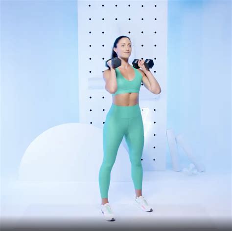 8 Minute Heavy Dumbbell Workout To Sculpt Your Legs From A Trainer