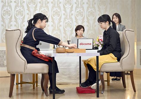 【囲碁】仲邑菫女流棋聖が初防衛へあと1勝 デビュー同期の上野梨紗二段と史上初10代対決先勝 社会写真ニュース 日刊スポーツ
