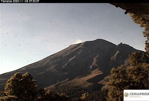 En las últimas horas el volcán Popocatépetl emite exhalaciones y minutos de tremor de