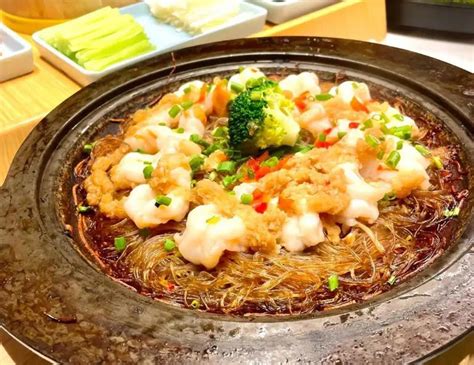 上海女子第一次去四川吃席，随礼200元，看到菜后：心里慌了