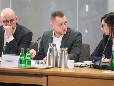 Edgar Kobos przed komisją śledczą Afera wizowa jest faktem