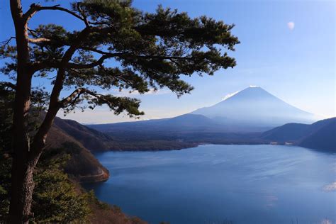 パノラマ台・烏帽子岳｜千円札の逆さ富士の絶景を求めて本栖湖一周コースに挑戦！ご当地ランチは本栖湖名物鹿カレーに感動！ 三方分山・パノラマ台