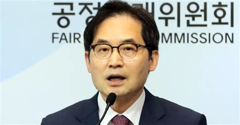통신3사 표시광고법 위반행위 제재 발표하는 한기정 공정거래위원장