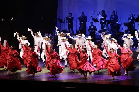 Ballet Folclórico cautivó a población de Arequipa con majestuosa