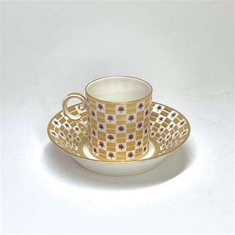 Proantic Sèvres Tasse litron et sa soucoupe en porcelaine dure XV