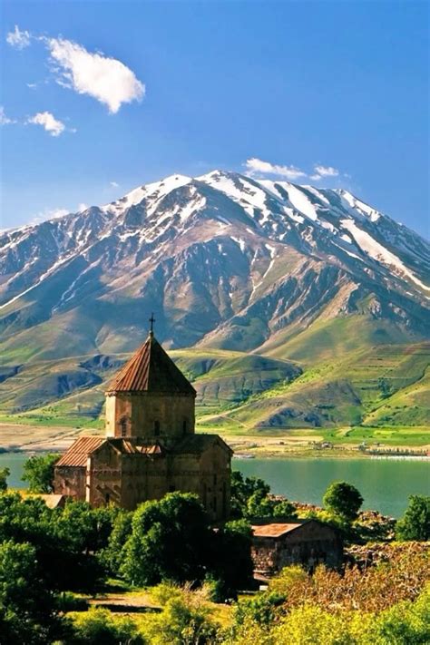 Дешевые авиабилеты в Армению | Georgia vacation, Beautiful places ...