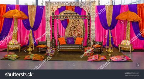 Стоковая фотография Colourful Mehni Henna Stage Party редактировать