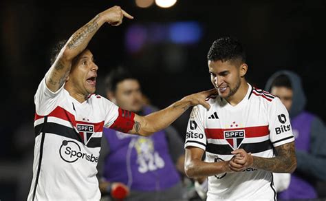Spfc Goleia Vasco Em Jogo Difícil Com Morumbi Com Recorde De Público