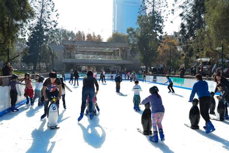 Patinaje En Hielo Se Abre La Temporada En Las Pistas De Parque