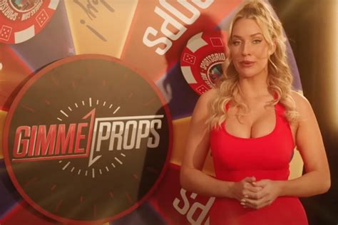 Paige Spiranac Reveals Sizzling Selfie Alongside Big Career Announcement