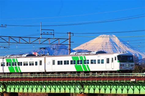 185系B6編成による団臨が中央本線を走る 鉄道ホビダス