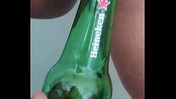 BEBENDO UMA BREJA PORRA DA BUCETA Cerveja Heineken XVIDEOS
