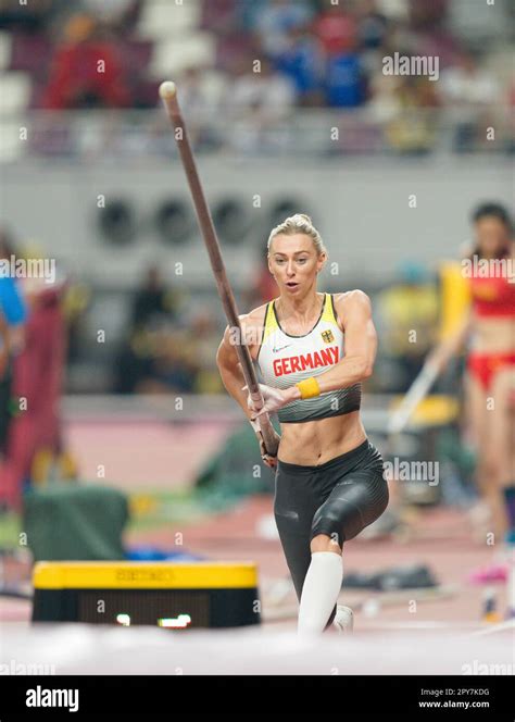 Lisa Ryzih Participating In The Pole Vault At The Doha 2019 World