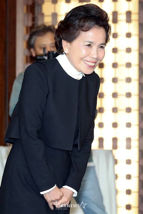 포토 노래인생 60년 이미자 밝은 미소